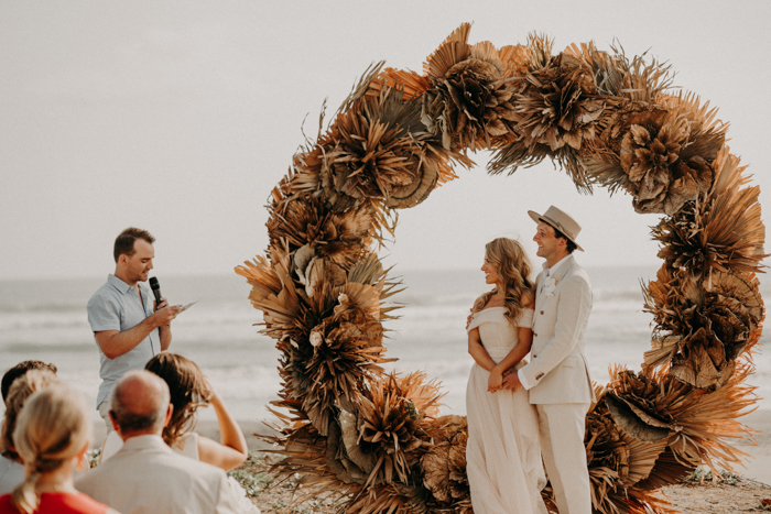 CHIC ALL-WHITE BALI WEDDING AT VILLA VEDAS – Lin Paper